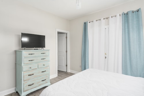 Relaxing Water View Condo! Kid & Dog Friendly - Carolina Beach, NC