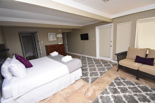 4bed 4bath Lakeway Condo - Lakeway, TX