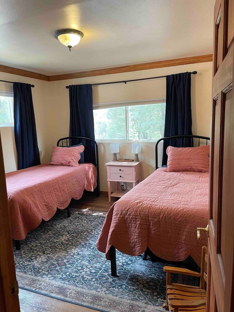 Lakeview 4 Acres-Zipline, Playfort near Waterfalls, Hiking, Fishing ...