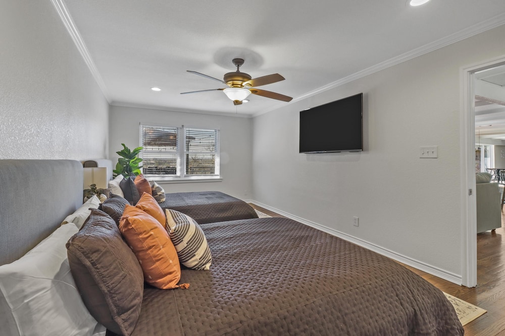 Private Pool Oasis with Gorgeous Views Minutes from TCU & Dickies Arena ...