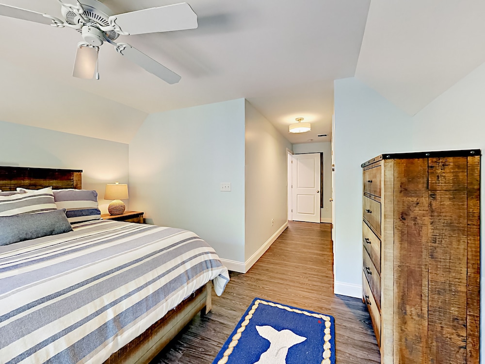 Whale Song Accessible Cottage - Near Beaches w/ Resort-style Pool ...