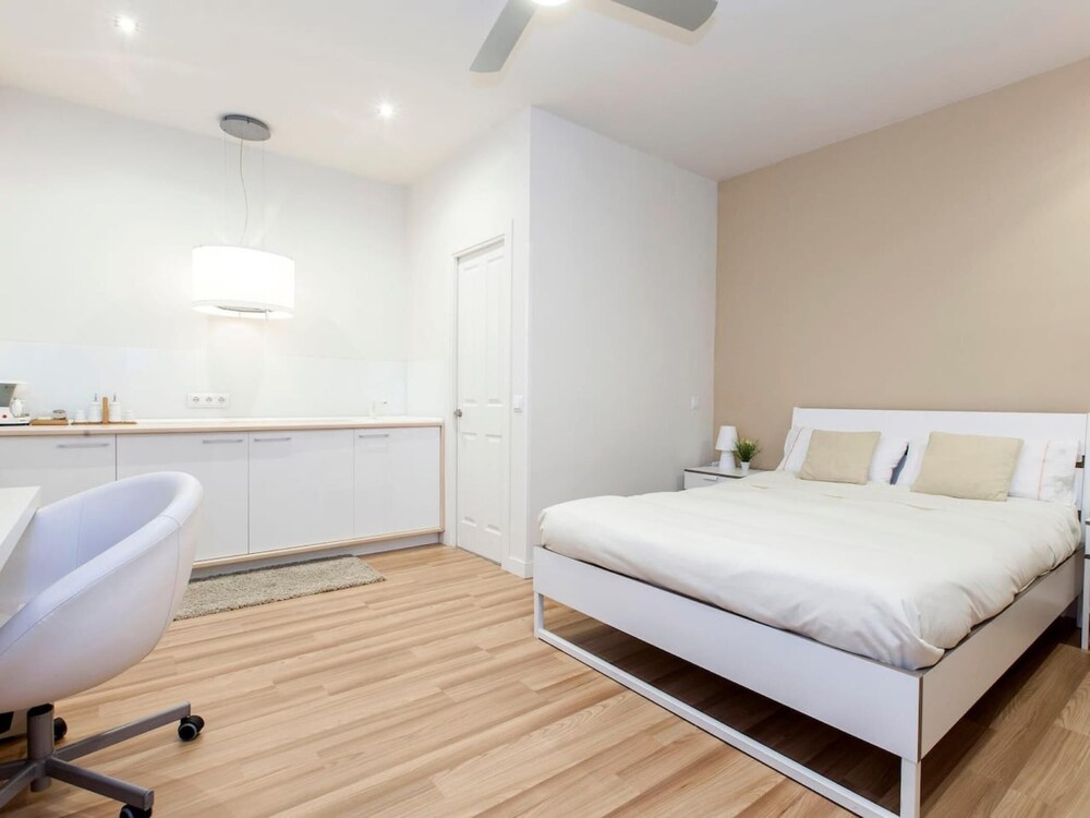 Gran Vía Cosmos – 3-Bedroom Apartment in the City Center - Madrid | Vrbo