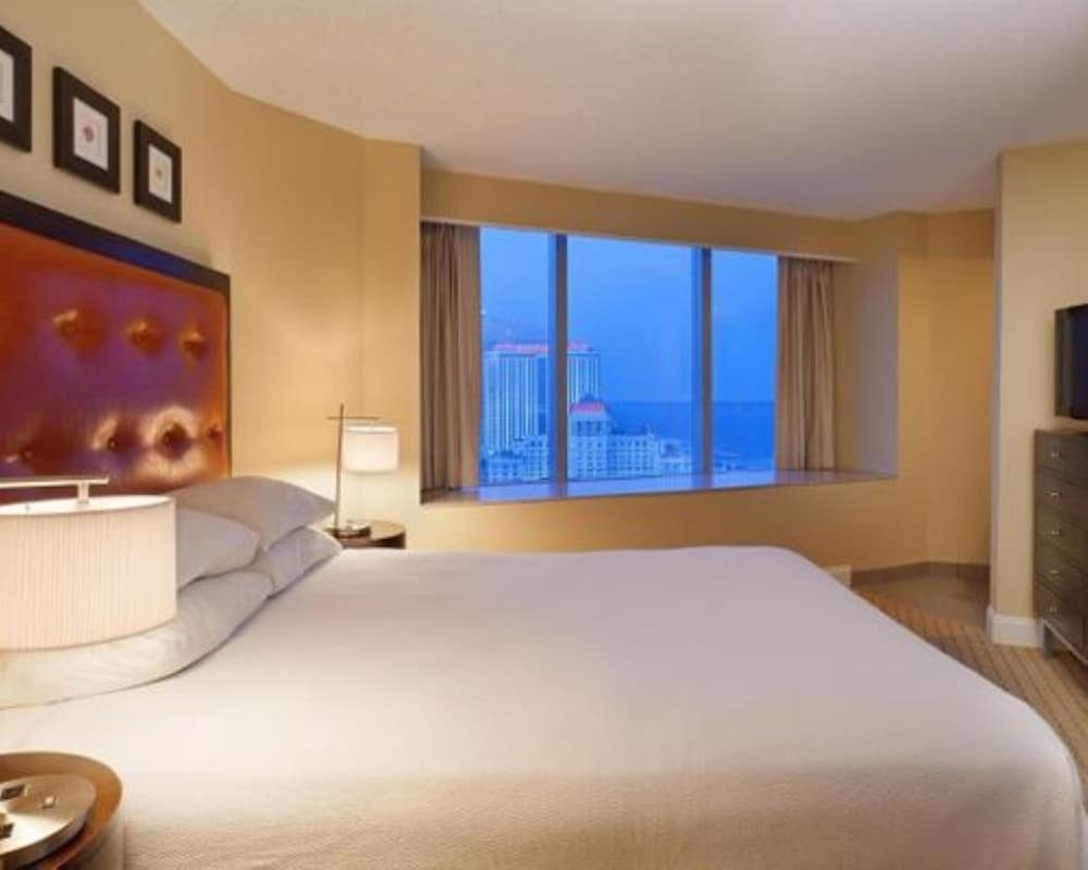 Two Bedroom, Luxury Suite, Atlantic City, New Jersey 2563905 Reviews ...