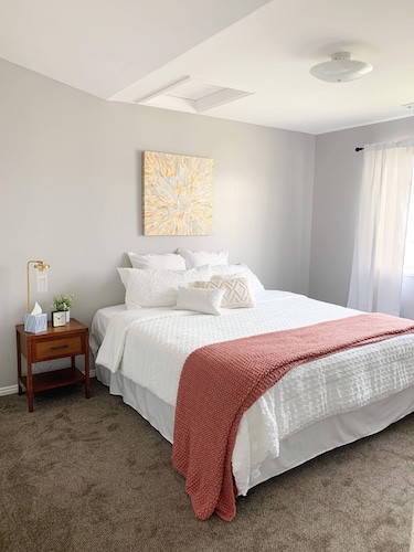 Comfy Duplex 30 Minutes From Mountain Activities - Lehi, UT