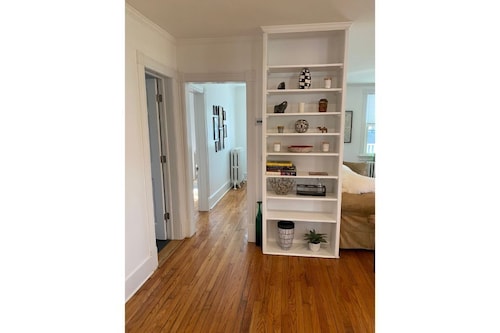 Renovated Farmhouse W/hot Tub Hudson Valley Escape - Kingston, NY