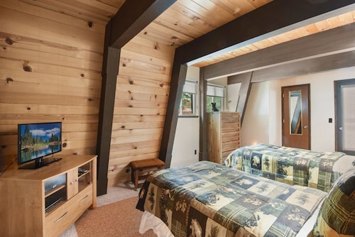4 Bdrm Agate Bay Cabin - Close To Trails - North Lake Tahoe, CA