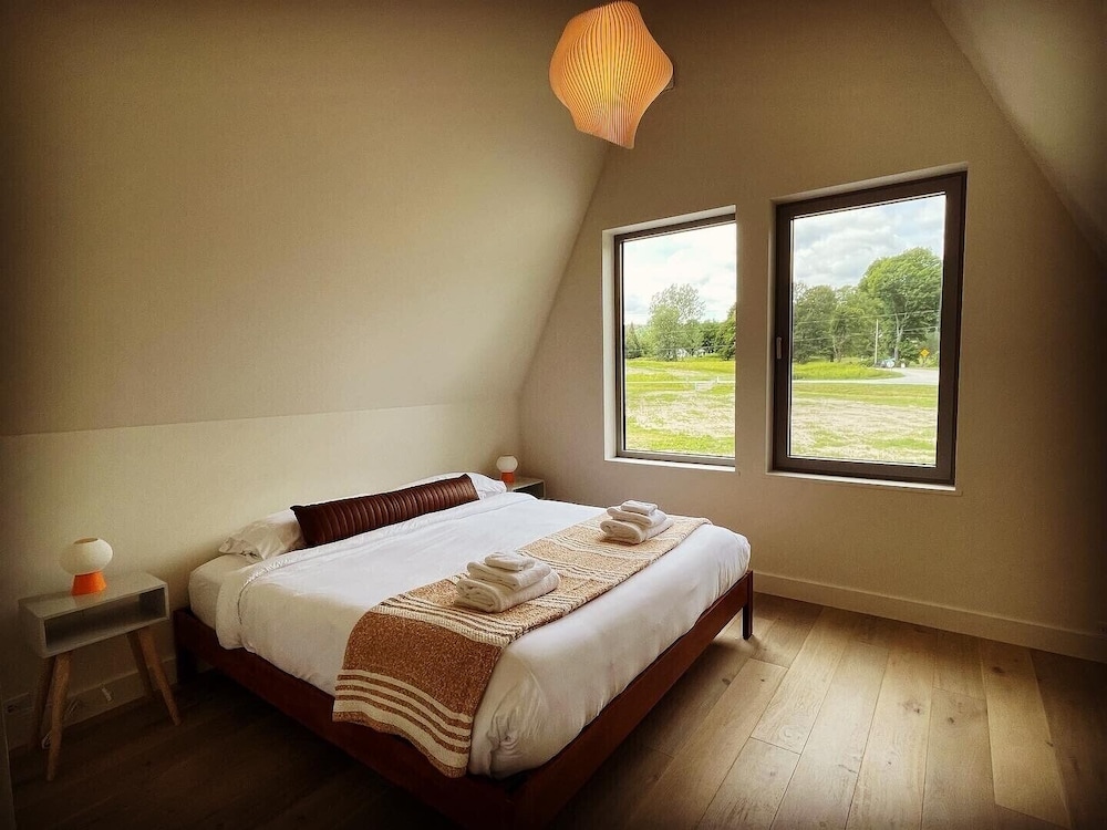 Newly Constructed Luxury Aframe Design Home - 5BR/3.5BA - Castleton | Vrbo