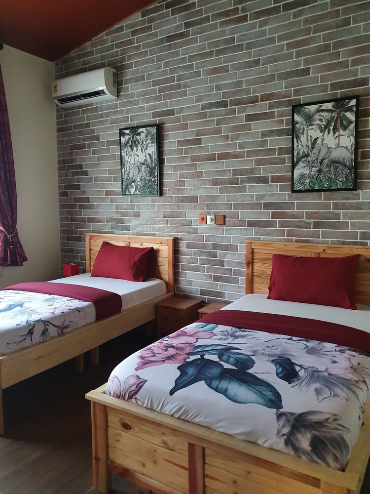 Santa Monica Home Lodge - Atimpoku | Vrbo