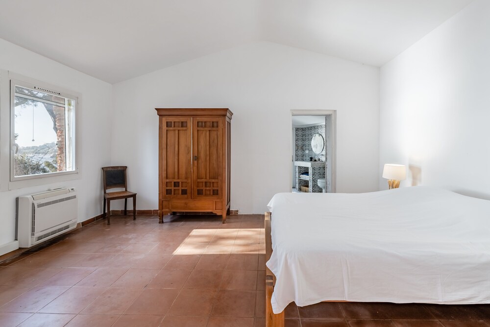 Magnificent waterfront home - Toulon | Vrbo