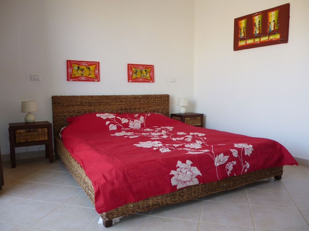 One Bedroom Apartment in lovely beach front complex with pool - Santa ...