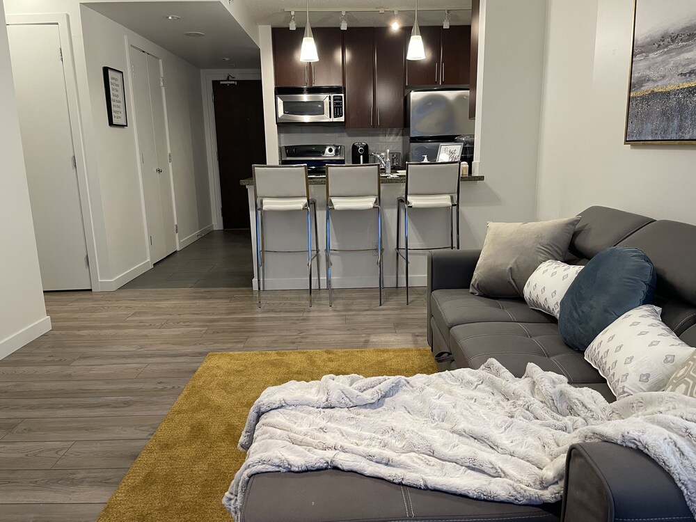 Lovely 1 bedroom condo with amazing view - Vancouver | Vrbo