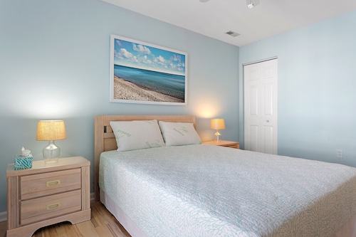 The Happy Place! 2nd Floor Gold Coast Ocnj Condo! - Ocean City, NJ
