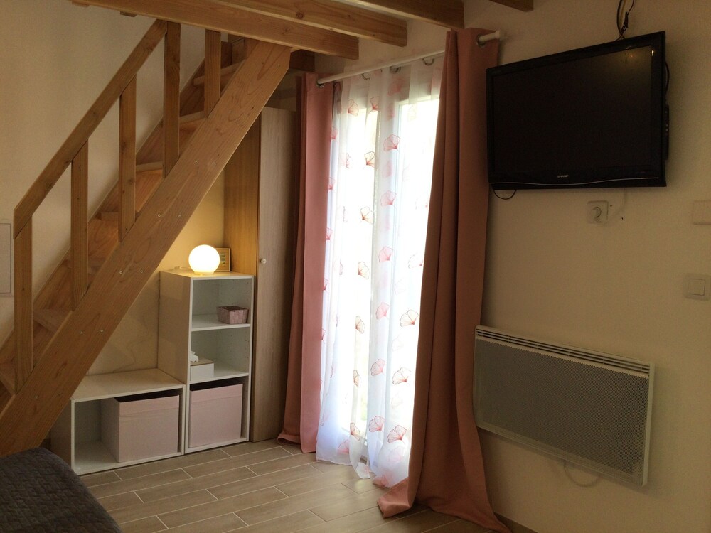 Self-contained studio near calanques Cassis Aix Marseille - Roquevaire ...