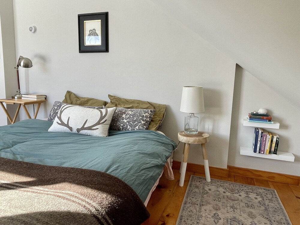 "Little House" a sweet cabin near Montpelier & Maple Corner, Calais ...