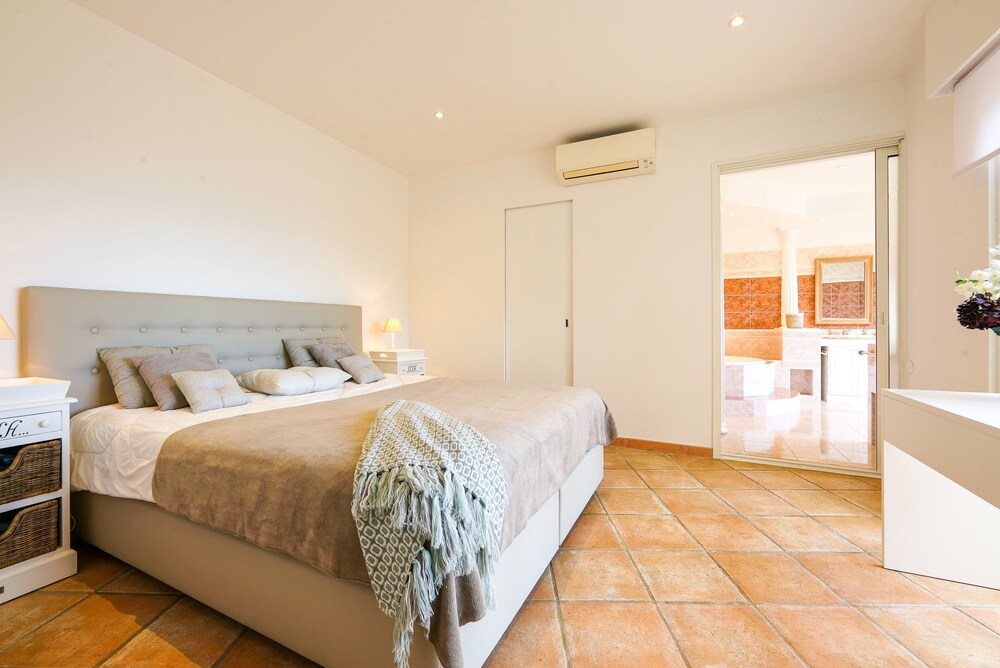 Spacious property with a panoramic sea view not far from the beaches ...