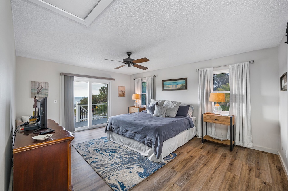 Waterfront Crystal Beach Home with Gulf View & Beautiful Sunsets ...
