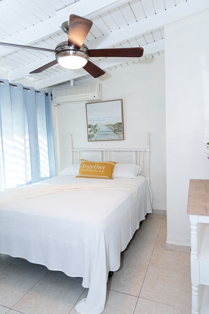 Beach Villa Don Rafa with pool and 5-bedrooms - Camino Nuevo | Vrbo