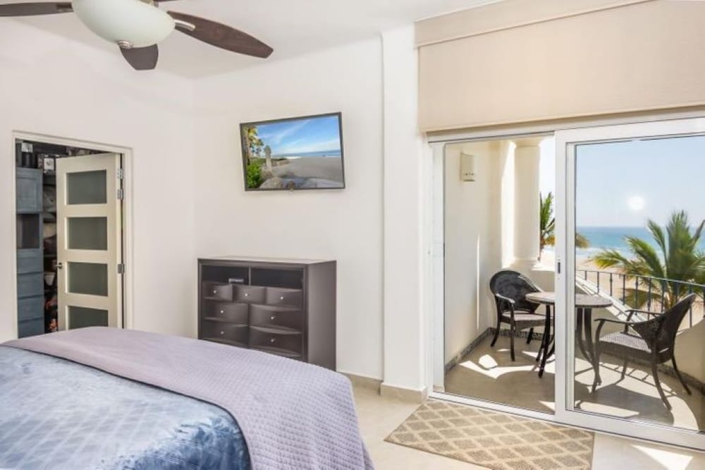 Mykonos Bay Resort at Zippers Surf Break - San José del Cabo | Vrbo