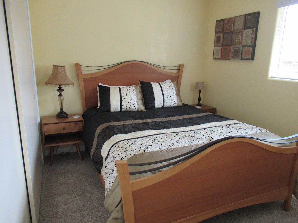 Coastal Country Home in Cleone - walking distance to beach, trails and ...