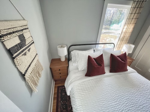 Boho Beach Home 2 Minutes To Beach, Food, And Fun - Southport, NC