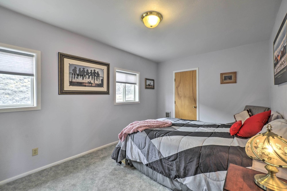 'Cedar Mountain Hideout' By Cody Night Rodeo! - Park County | Vrbo