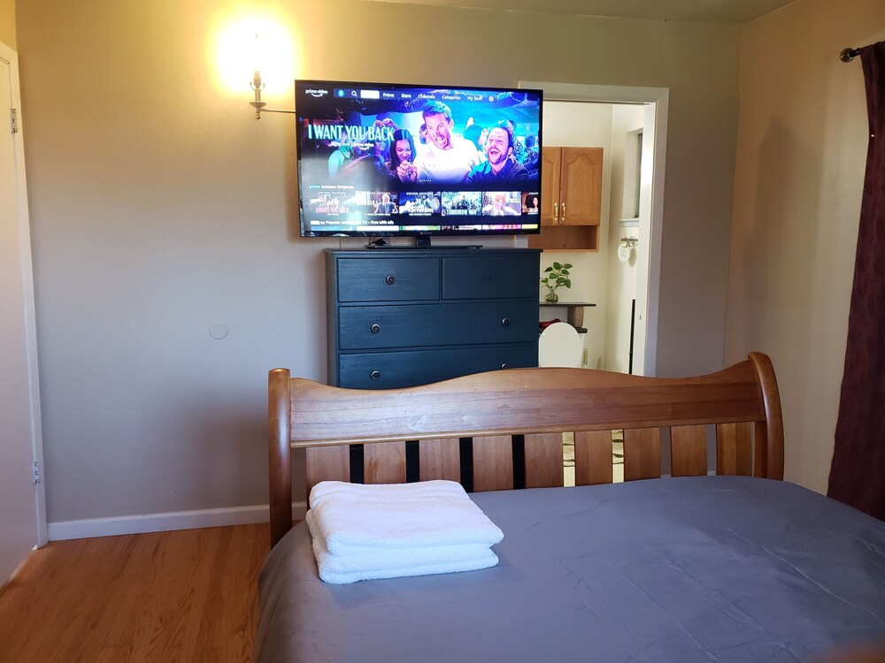 Large 6 Bedrooms 2 Baths Home On a Huge Lot - Florin | Vrbo