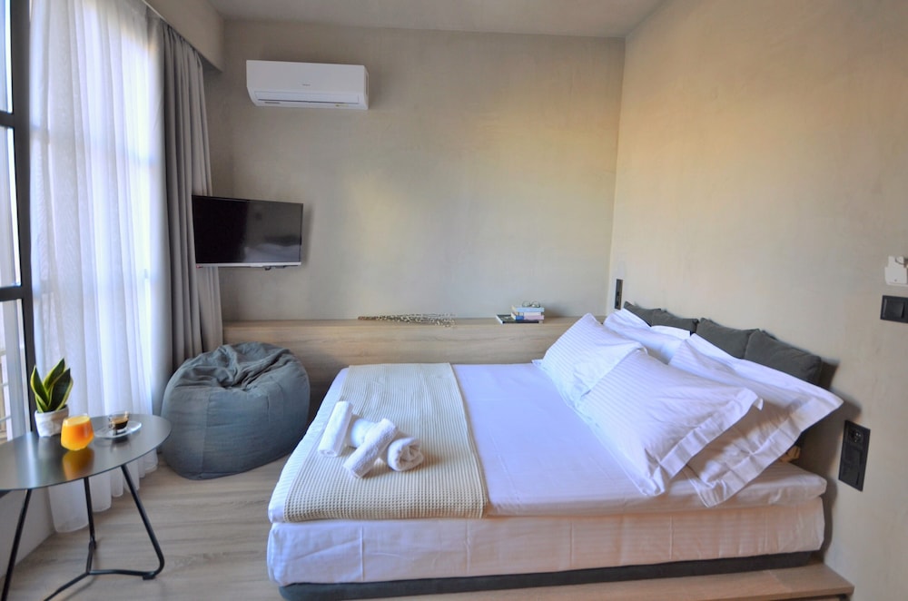 ATHENS LUX CASA, Urban Eco Studio No 5 - Athens | Vrbo