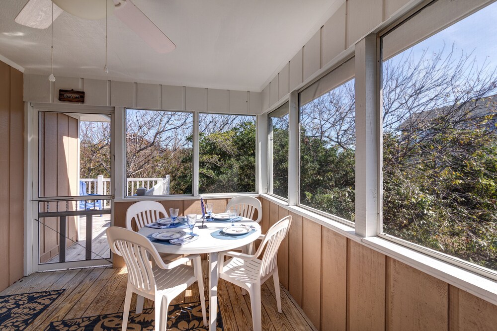 3681 - OBX Magic, Classic OBX beach box perfect for smaller families ...
