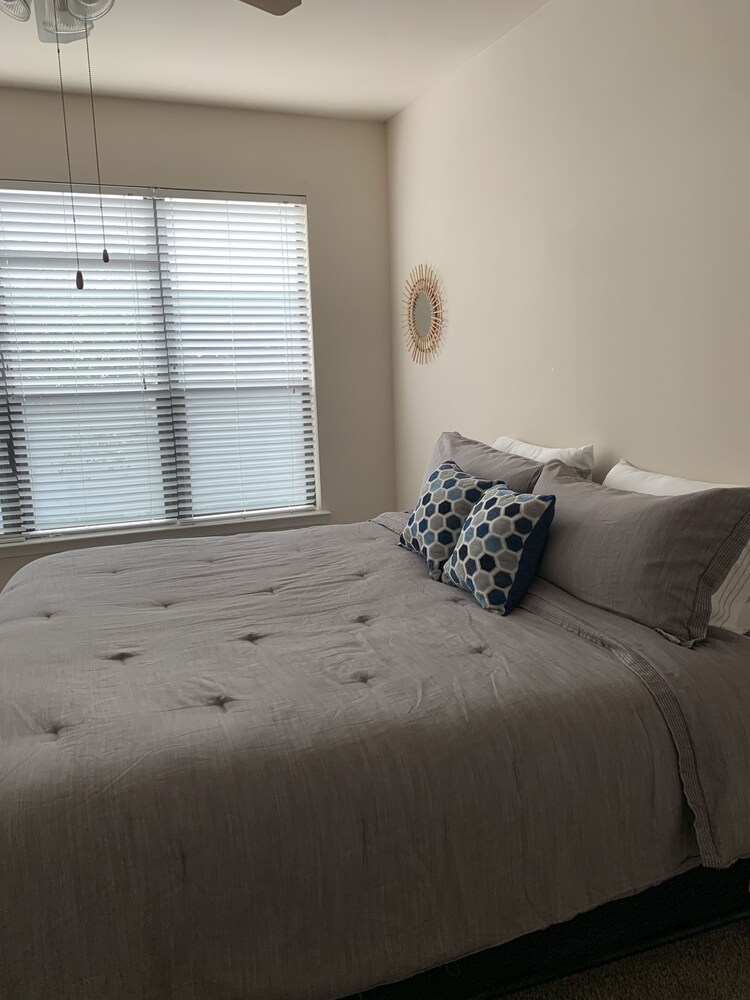 DAYCATION!! Book Now!! - Houston | Vrbo