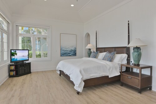 Emerald Escape Vacation Home - Bahamas
