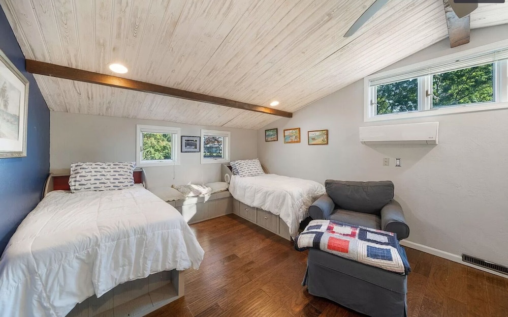 Beautiful Monkey Island Lake Front Home - Private Dock & Extra Slip ...