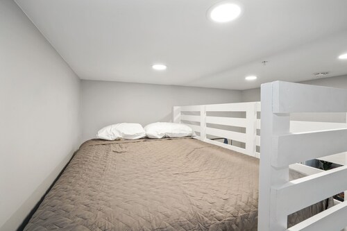 Newly Renovated, Dog-friendly Home With Roof Deck & Firepit - 5 Blocks To Beach - San Diego, CA