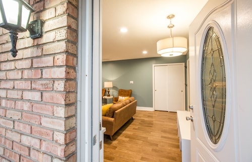 Luxury Ranch At Carmel City Center - Carmel, IN