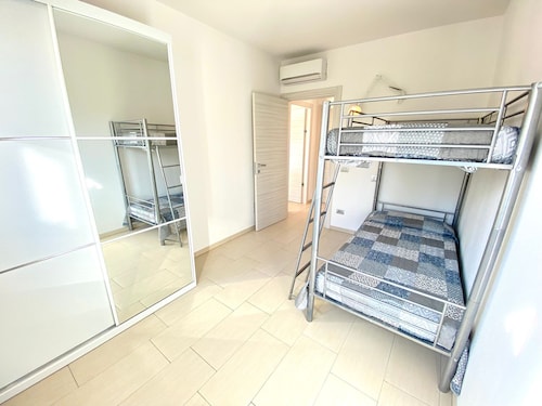 Modern Apartment In Golfo Aranci, 150m From The Beach - Golfo Aranci
