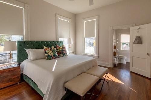Good Day Guest House - Brenham, TX