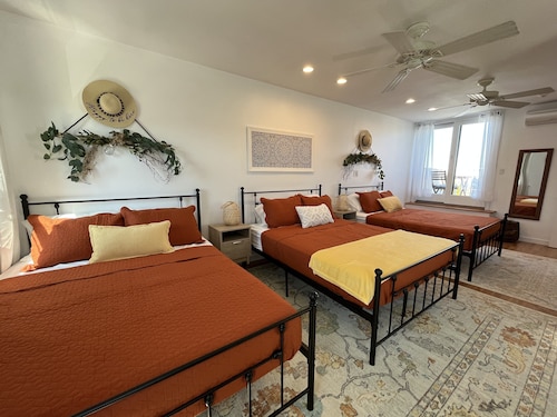 Beautiful 2 Bedroom Home Located On Bay - Stone Harbor, NJ