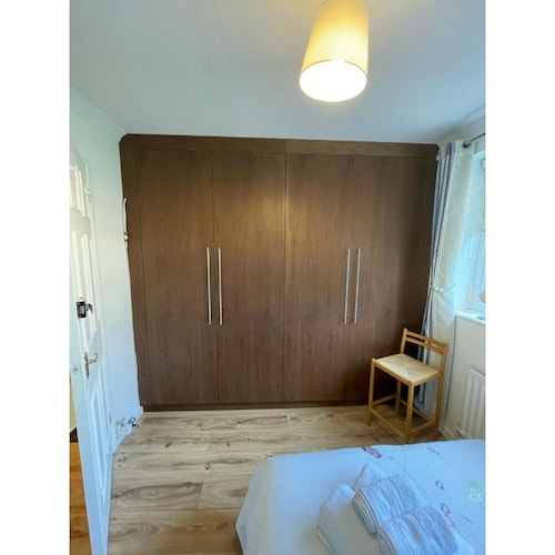 Double Room With Shared Bathroom By Richmond Park - Kingston upon Thames