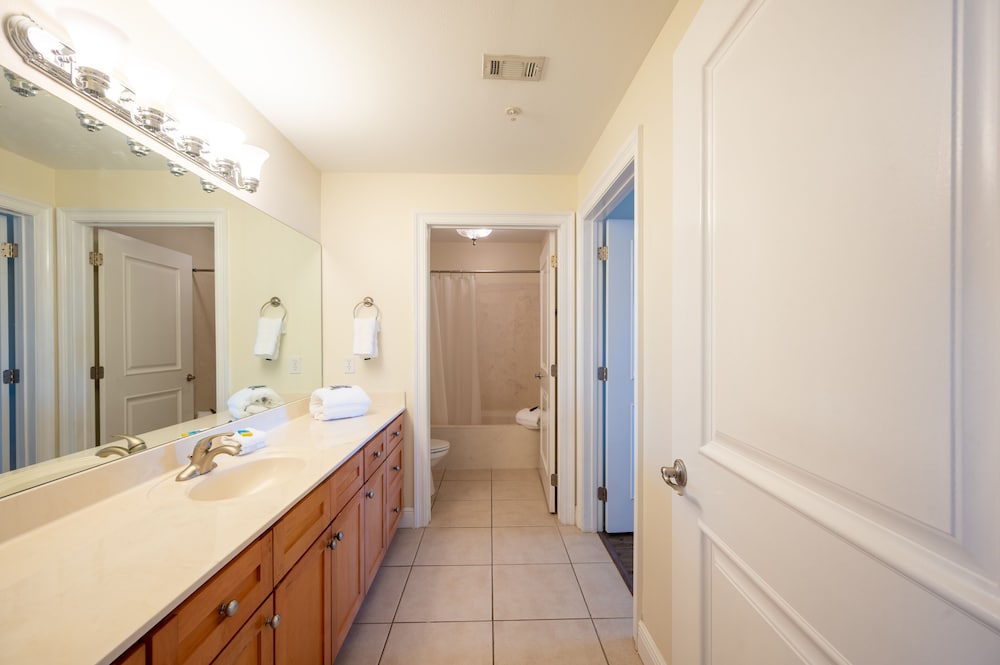 30A 3BR Condo•500 ft to Public Beach Access•2 Pools•Tennis Courts ...