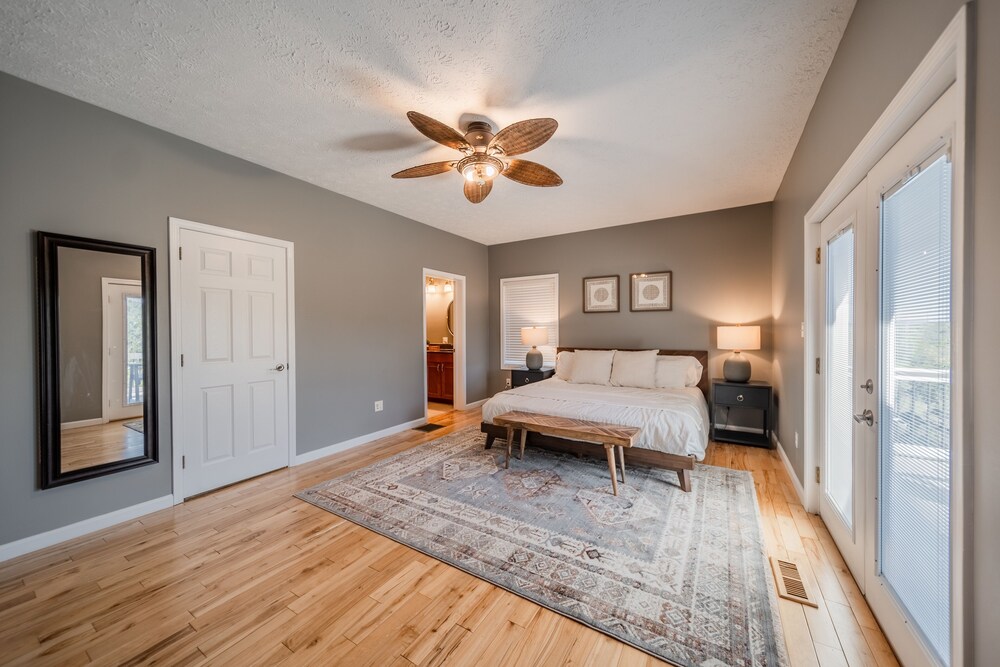 Whiskey Way Inn - Amazing Amenities w/ Hot Tub/Game Room/Privacy/Views ...