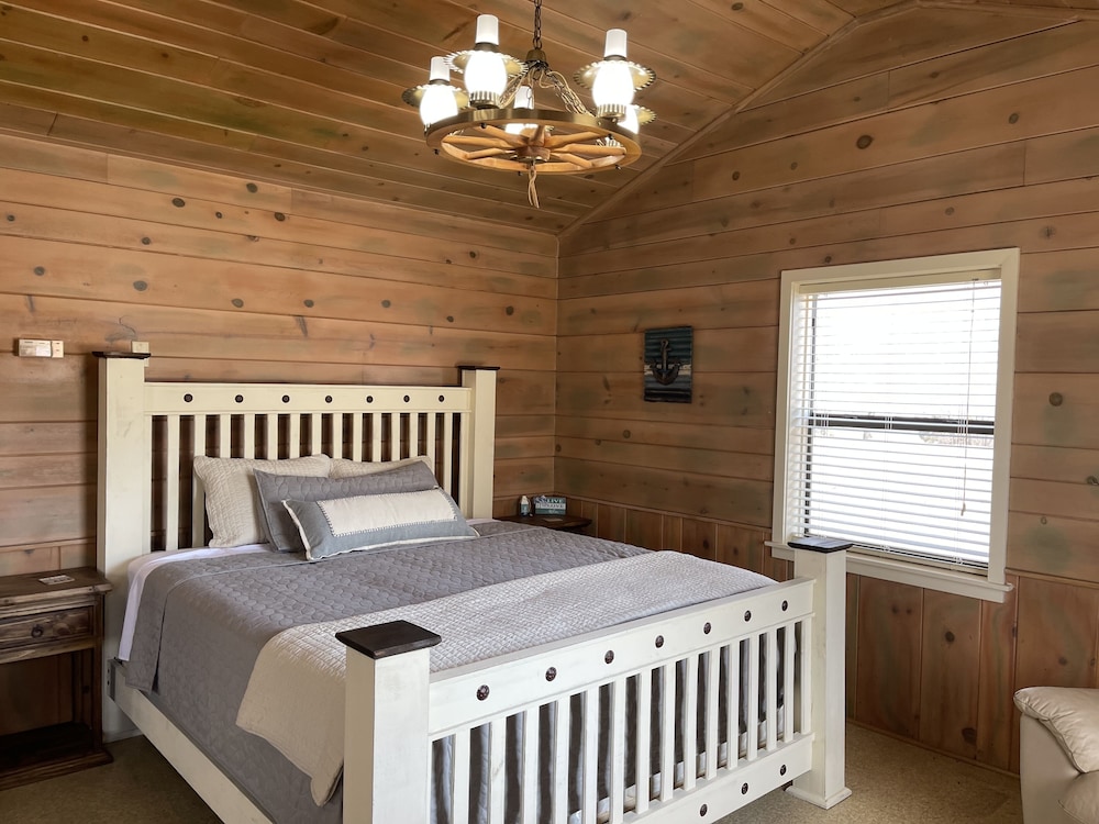 Stony Point Gated Resort All Exclusive: The Lodge, and 4 Cabins Reviews ...