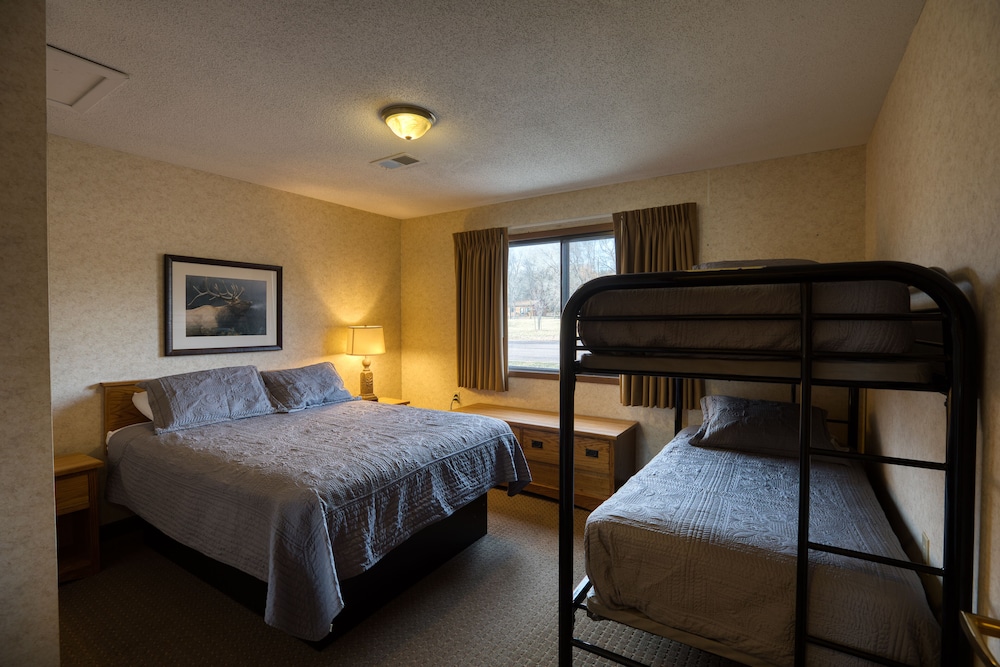 2 Bedroom Cabin- Lewis and Clark Resort - Yankton County | Vrbo