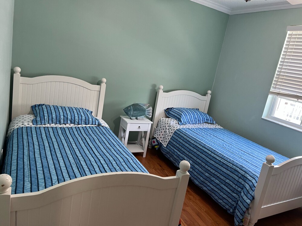 Key Largo Water view 3/2 home . Complete access to second floor - Key ...