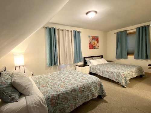 Locust Lake Chalet In Poconos W/game Room - Arrowhead Lake, PA