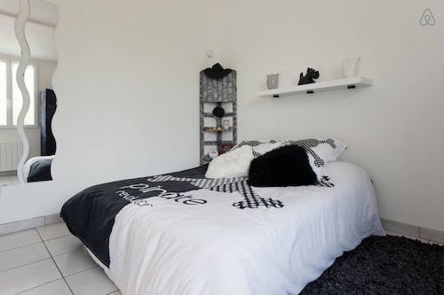 Maisonnette Indépendante Climatisée - Arles, France