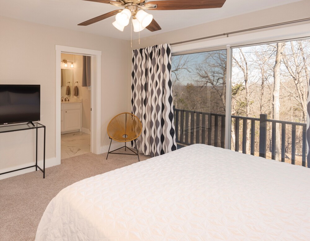 NEW! ♦ Fun & Modern Lake Retreat ♦ Near Marina! - Grayson County | Vrbo