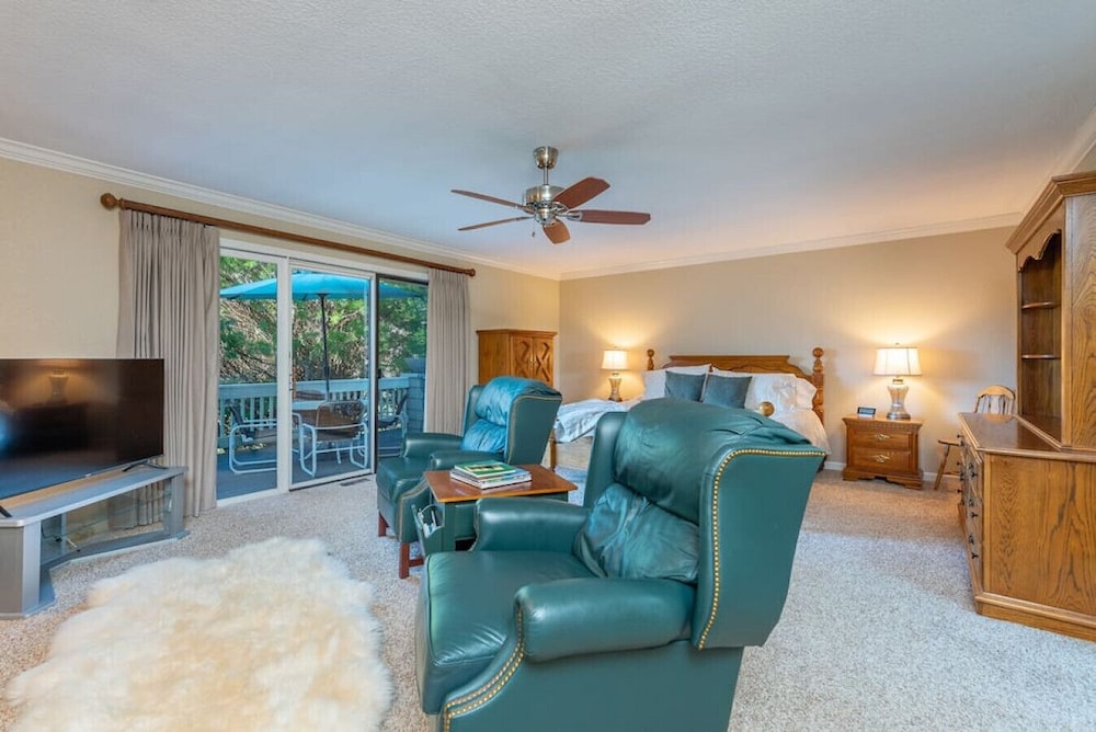 Stunning Views + GOLF | Gated Wolf Laurel MTN Home - Wolf Laurel | Vrbo