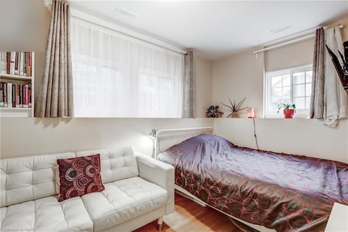 Sunrise Lower Bedroom 4 - Welland