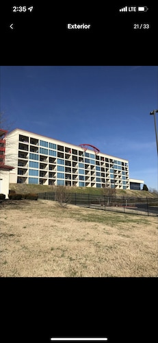 Lovely Condo At Raceday Center Bristol Tn - Bristol, TN