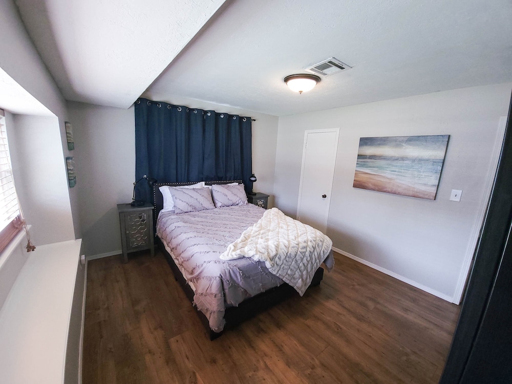 Sooner Oasis-Pool, Hot Tub, Arcade, 3 miles to OU! - Norman | Vrbo