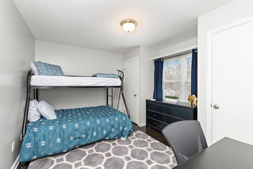 Peaceful Retreat - 20 Minutes To Almost Anywhere! - Overland Park, KS